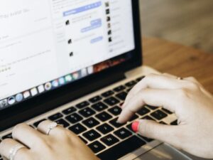 フェイスブックを見るだけで楽しむ方法とログインなしで見るコツ | SNSメソッド